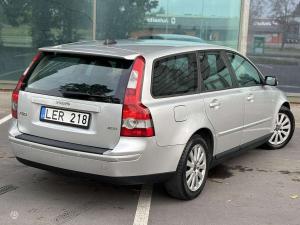 Grey Volvo V50 2005 in Siauliai, with an engine capacity of 2.00 L and mileage of 290 thousand km for 1550 €, photo 5 on AUTOMOTO.COM.LV