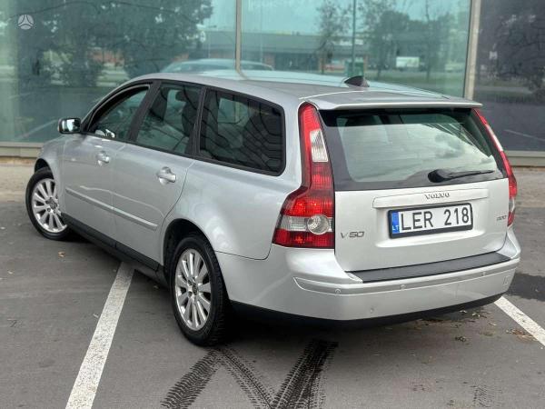 Grey Volvo V50 2005 in Siauliai, with an engine capacity of 2.00 L and mileage of 290 thousand km for 1550 €, photo 6 on AUTOMOTO.COM.LV