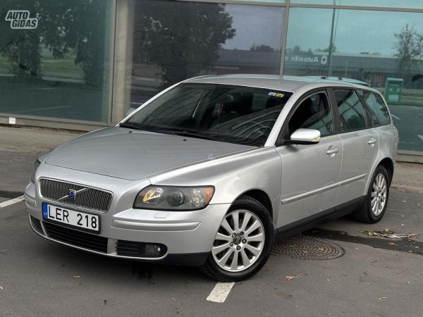 Pelēks Volvo V50 2005 Šauļi, ar dzinēja tilpumu 2.00 L un nobraukumu 260 tūkst. km par 1550 €, foto 2 vietnē AUTOMOTO.COM.LV