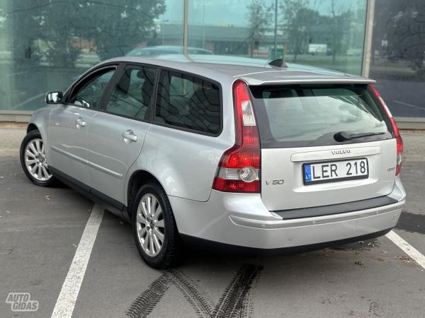 Pelēks Volvo V50 2005 Šauļi, ar dzinēja tilpumu 2.00 L un nobraukumu 260 tūkst. km par 1550 €, foto 6 vietnē AUTOMOTO.COM.LV