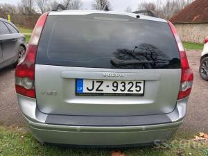 Grey Volvo V50 2005 in Tukums, with an engine capacity of 1.60 L and mileage of 353 thousand km for 1400 €, photo 6 on AUTOMOTO.COM.LV