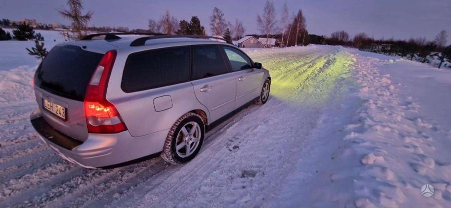 Pelēks Volvo V50 2005 Gargždai, ar dzinēja tilpumu 2.00 L un nobraukumu 343 tūkst. km par 2300 €, foto 1 vietnē AUTOMOTO.COM.LV