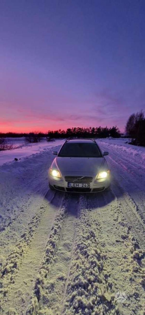 Pelēks Volvo V50 2005 Gargždai, ar dzinēja tilpumu 2.00 L un nobraukumu 343 tūkst. km par 2300 €, foto 5 vietnē AUTOMOTO.COM.LV
