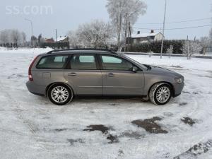 Pelēks Volvo V50 2005 Bauska, ar dzinēja tilpumu 2.00 L un nobraukumu 328 tūkst. km par 1490 €, foto 3 vietnē AUTOMOTO.COM.LV