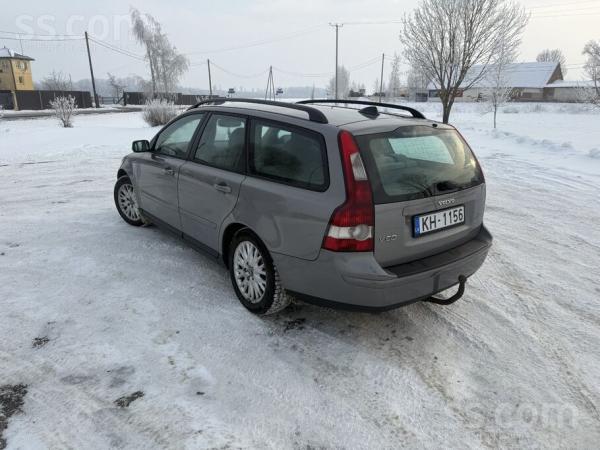 Pelēks Volvo V50 2005 Bauska, ar dzinēja tilpumu 2.00 L un nobraukumu 328 tūkst. km par 1490 €, foto 5 vietnē AUTOMOTO.COM.LV