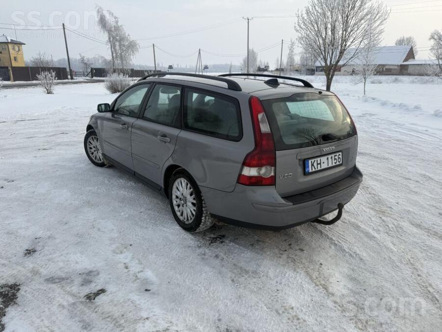 Pelēks Volvo V50 2005 Bauska, ar dzinēja tilpumu 2.00 L un nobraukumu 328 tūkst. km par 1490 €, foto 5 vietnē AUTOMOTO.COM.LV