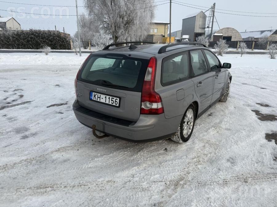 Pelēks Volvo V50 2005 Bauska, ar dzinēja tilpumu 2.00 L un nobraukumu 328 tūkst. km par 1490 €, foto 6 vietnē AUTOMOTO.COM.LV