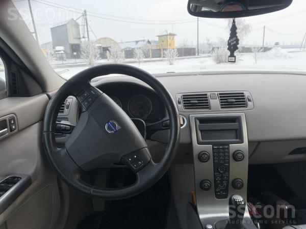 Pelēks Volvo V50 2005 Bauska, ar dzinēja tilpumu 2.00 L un nobraukumu 328 tūkst. km par 1490 €, foto 7 vietnē AUTOMOTO.COM.LV