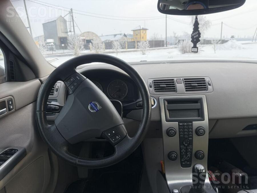 Pelēks Volvo V50 2005 Bauska, ar dzinēja tilpumu 2.00 L un nobraukumu 328 tūkst. km par 1490 €, foto 7 vietnē AUTOMOTO.COM.LV