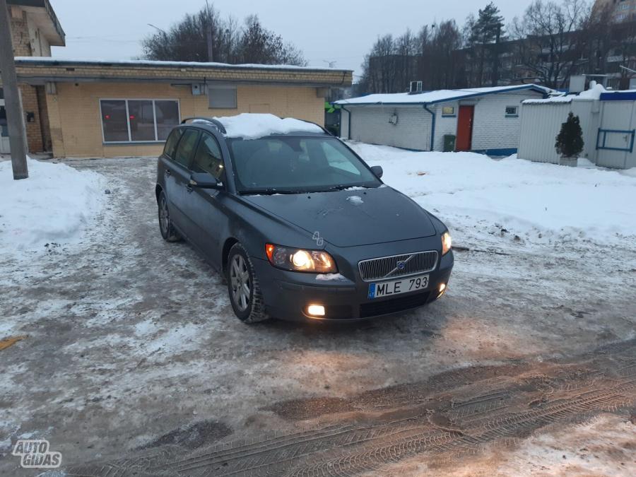 Grey Volvo V50 2005 in Kaunas, with an engine capacity of 2.00 L and mileage of 300 thousand km for 750 €, photo 5 on AUTOMOTO.COM.LV