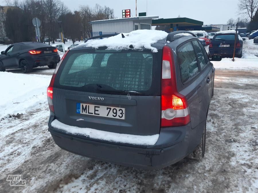 Grey Volvo V50 2005 in Kaunas, with an engine capacity of 2.00 L and mileage of 300 thousand km for 750 €, photo 9 on AUTOMOTO.COM.LV