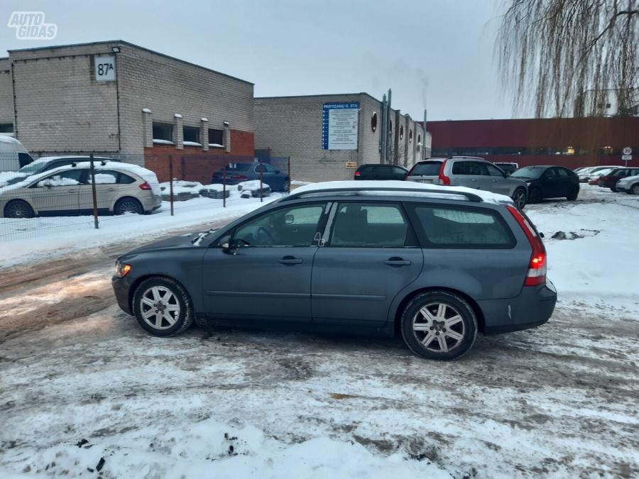 Grey Volvo V50 2005 in Kaunas, with an engine capacity of 2.00 L and mileage of 300 thousand km for 750 €, photo 12 on AUTOMOTO.COM.LV