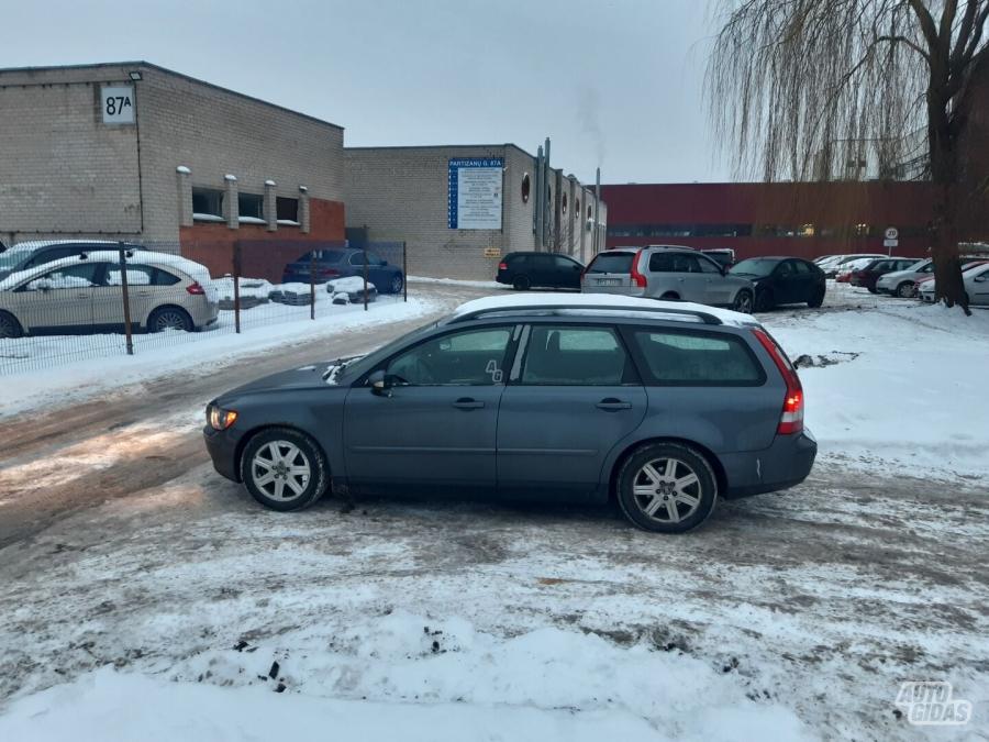 Grey Volvo V50 2005 in Kaunas, with an engine capacity of 2.00 L and mileage of 300 thousand km for 750 €, photo 13 on AUTOMOTO.COM.LV