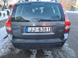 Grey Volvo V50 2005 in Valmiera, with an engine capacity of 2.00 L and mileage of 261 thousand km for 1535 €, photo 3 on AUTOMOTO.COM.LV