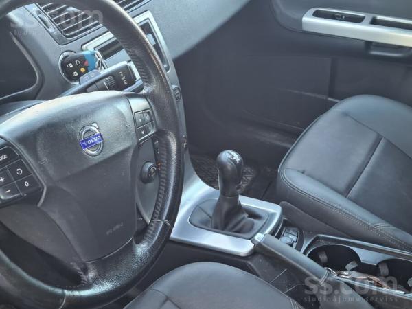 Pelēks Volvo V50 2005 Valmiera, ar dzinēja tilpumu 2.00 L un nobraukumu 261 tūkst. km par 1535 €, foto 5 vietnē AUTOMOTO.COM.LV
