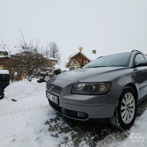 Pelēks Volvo V50 2005 Šauļi, ar dzinēja tilpumu 2.00 L un nobraukumu 326 tūkst. km par 980 €, foto  vietnē AUTOMOTO.COM.LV