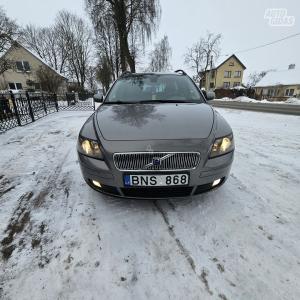 Pelēks Volvo V50 2005 Šauļi, ar dzinēja tilpumu 2.00 L un nobraukumu 326 tūkst. km par 980 €, foto 2 vietnē AUTOMOTO.COM.LV