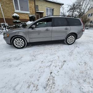 Pelēks Volvo V50 2005 Šauļi, ar dzinēja tilpumu 2.00 L un nobraukumu 326 tūkst. km par 980 €, foto 5 vietnē AUTOMOTO.COM.LV