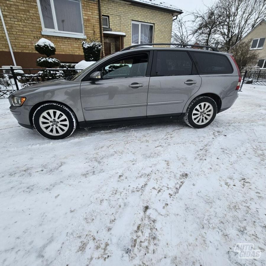 Pelēks Volvo V50 2005 Šauļi, ar dzinēja tilpumu 2.00 L un nobraukumu 326 tūkst. km par 980 €, foto 5 vietnē AUTOMOTO.COM.LV
