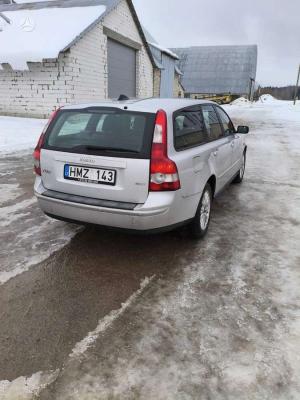Grey Volvo V50 2005 in Kaisiadorys, with an engine capacity of 2.00 L and mileage of 252 thousand km for 1750 €, photo 2 on AUTOMOTO.COM.LV