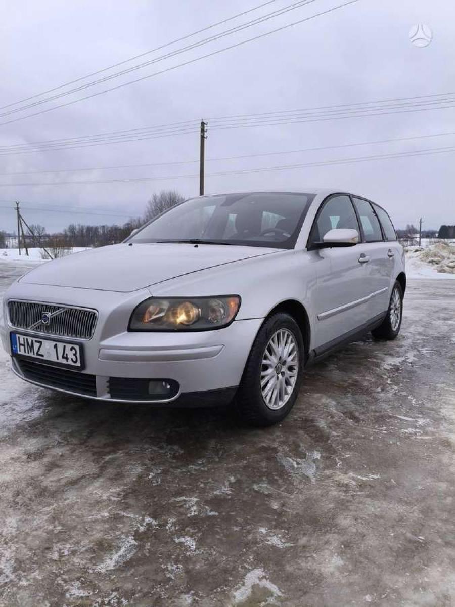 Grey Volvo V50 2005 in Kaisiadorys, with an engine capacity of 2.00 L and mileage of 252 thousand km for 1750 €, photo 3 on AUTOMOTO.COM.LV
