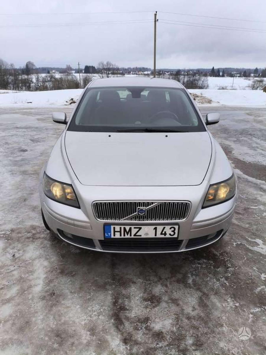 Grey Volvo V50 2005 in Kaisiadorys, with an engine capacity of 2.00 L and mileage of 252 thousand km for 1750 €, photo 4 on AUTOMOTO.COM.LV