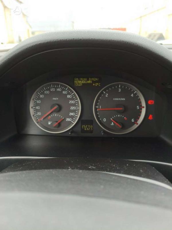 Pelēks Volvo V50 2005 Kaišiadorys, ar dzinēja tilpumu 2.00 L un nobraukumu 252 tūkst. km par 1750 €, foto 11 vietnē AUTOMOTO.COM.LV