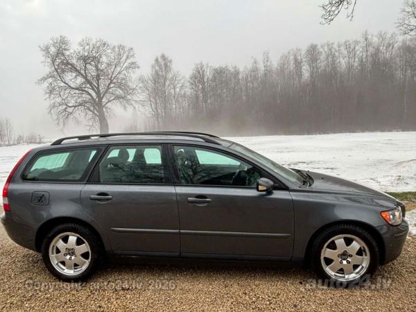 Grey Volvo V50 2005 in Elva, with an engine capacity of 2.00 L and mileage of 359 thousand km for 2500 €, photo 2 on AUTOMOTO.COM.LV
