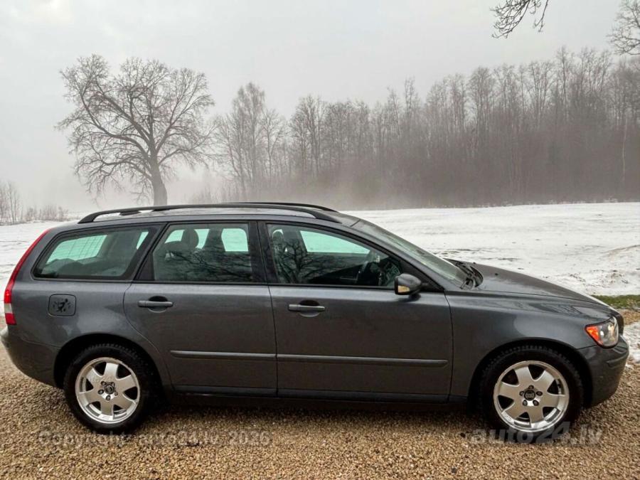 Grey Volvo V50 2005 in Elva, with an engine capacity of 2.00 L and mileage of 359 thousand km for 2500 €, photo 2 on AUTOMOTO.COM.LV