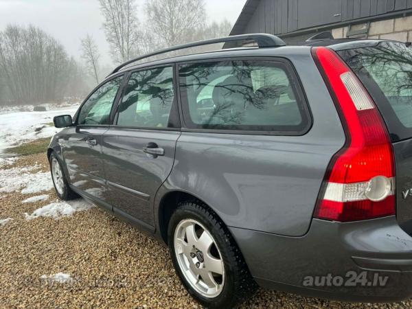 Grey Volvo V50 2005 in Elva, with an engine capacity of 2.00 L and mileage of 359 thousand km for 2500 €, photo 6 on AUTOMOTO.COM.LV