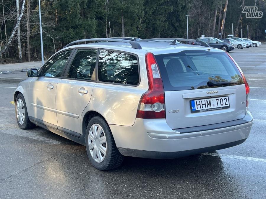Grey Volvo V50 2005 in Klaipeda, with an engine capacity of 2.00 L and mileage of 400 thousand km for 1450 €, photo 3 on AUTOMOTO.COM.LV