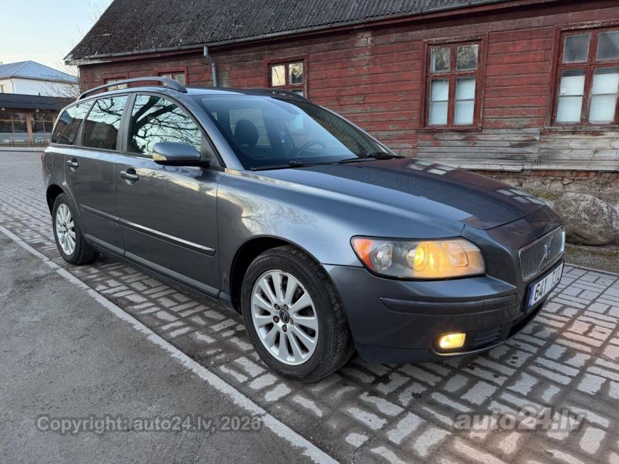 Pelēks Volvo V50 2005 Tartu, ar dzinēja tilpumu 1.60 L un nobraukumu 374 tūkst. km par 1999 €, foto 1 vietnē AUTOMOTO.COM.LV