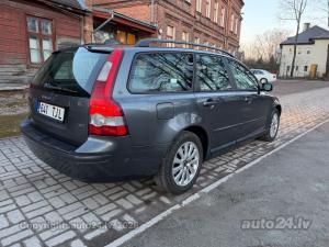 Pelēks Volvo V50 2005 Tartu, ar dzinēja tilpumu 1.60 L un nobraukumu 374 tūkst. km par 1999 €, foto 4 vietnē AUTOMOTO.COM.LV