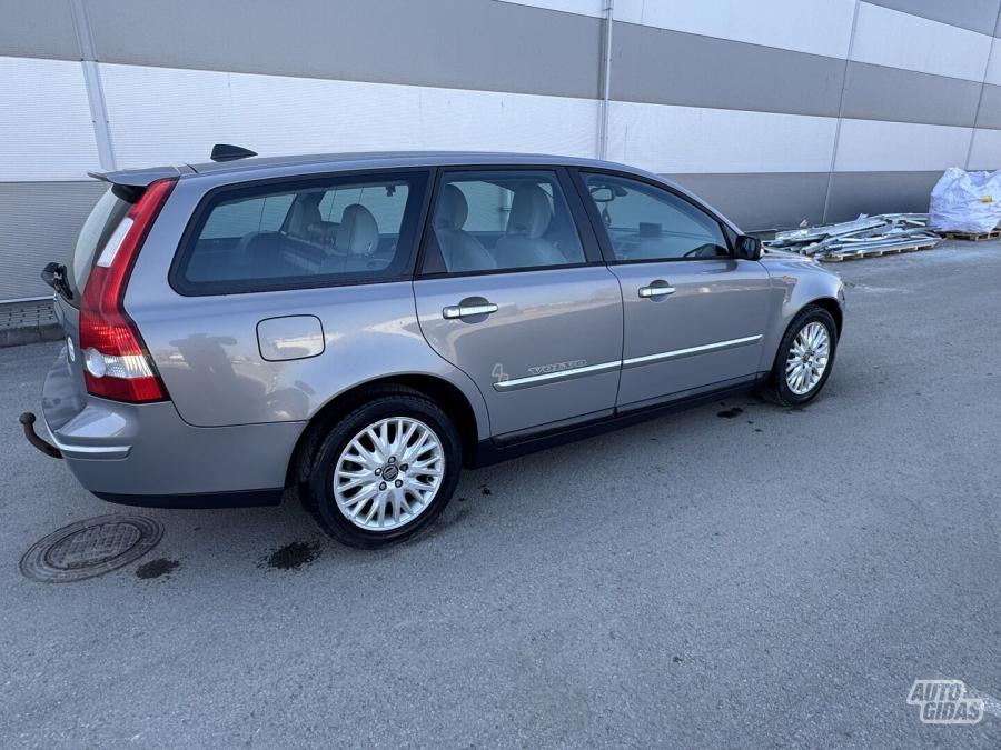Pelēks Volvo V50 2005 Šauļi, ar dzinēja tilpumu 2.00 L un nobraukumu 320 tūkst. km par 1199 €, foto 4 vietnē AUTOMOTO.COM.LV
