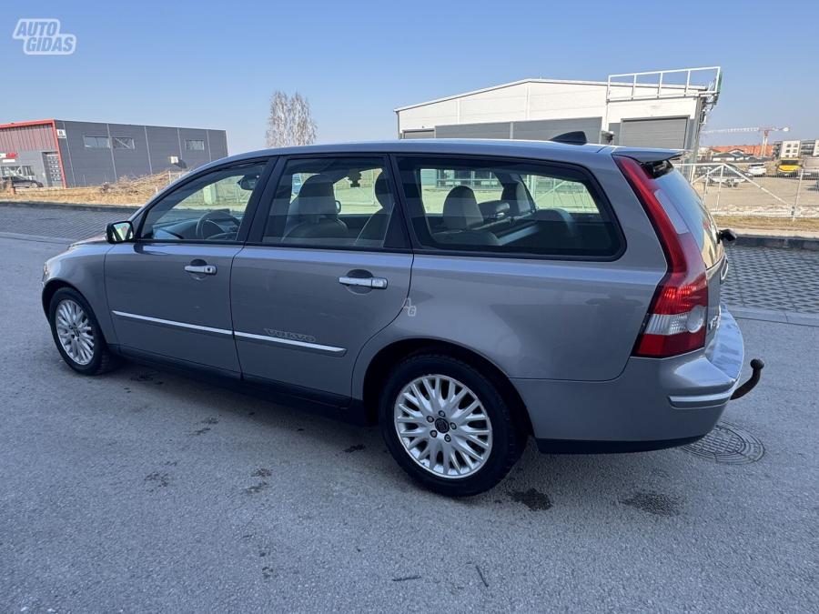 Pelēks Volvo V50 2005 Šauļi, ar dzinēja tilpumu 2.00 L un nobraukumu 320 tūkst. km par 1199 €, foto 5 vietnē AUTOMOTO.COM.LV
