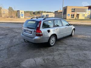 Pelēks Volvo V50 2005 Anykščiai, ar dzinēja tilpumu 2.00 L un nobraukumu 299 tūkst. km par 450 €, foto 4 vietnē AUTOMOTO.COM.LV