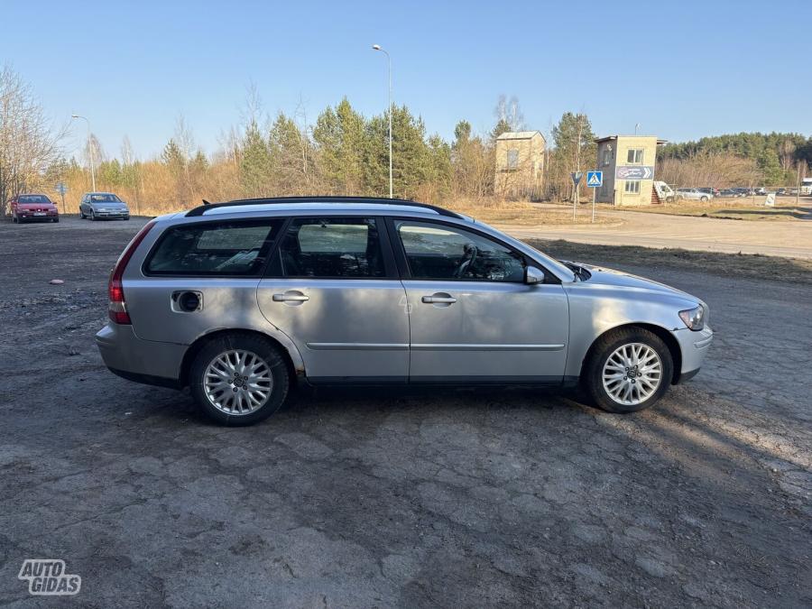 Pelēks Volvo V50 2005 Anykščiai, ar dzinēja tilpumu 2.00 L un nobraukumu 299 tūkst. km par 450 €, foto 5 vietnē AUTOMOTO.COM.LV