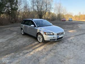 Pelēks Volvo V50 2005 Anykščiai, ar dzinēja tilpumu 2.00 L un nobraukumu 299 tūkst. km par 450 €, foto 6 vietnē AUTOMOTO.COM.LV