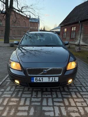 Pelēks Volvo V50 2005 Tartu, ar dzinēja tilpumu 1.60 L un nobraukumu 374 tūkst. km par 1800 €, foto 2 vietnē AUTOMOTO.COM.LV
