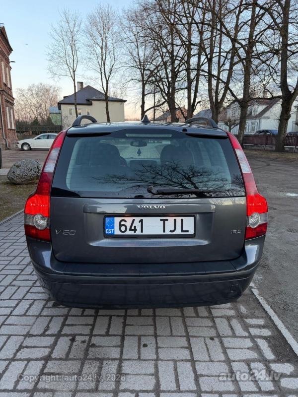Pelēks Volvo V50 2005 Tartu, ar dzinēja tilpumu 1.60 L un nobraukumu 374 tūkst. km par 1800 €, foto 5 vietnē AUTOMOTO.COM.LV