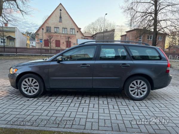 Pelēks Volvo V50 2005 Tartu, ar dzinēja tilpumu 1.60 L un nobraukumu 374 tūkst. km par 1800 €, foto 7 vietnē AUTOMOTO.COM.LV