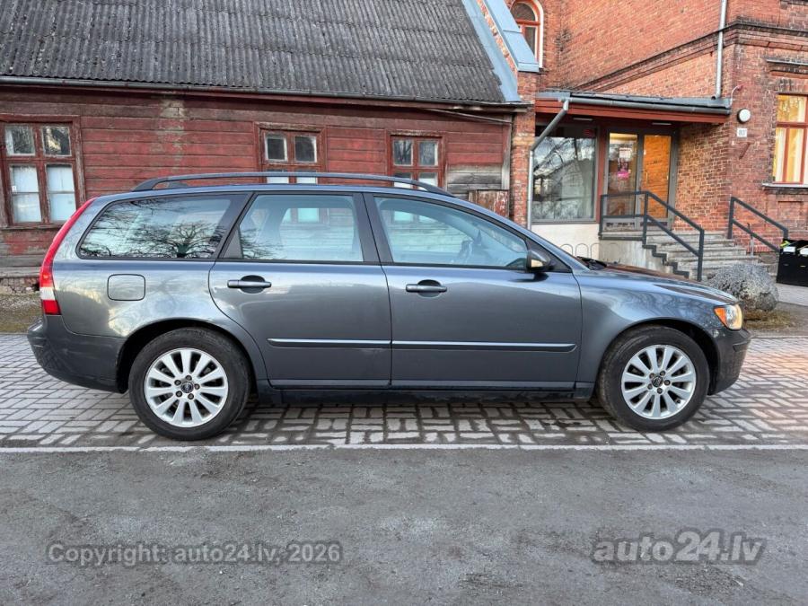 Pelēks Volvo V50 2005 Tartu, ar dzinēja tilpumu 1.60 L un nobraukumu 374 tūkst. km par 1800 €, foto 8 vietnē AUTOMOTO.COM.LV