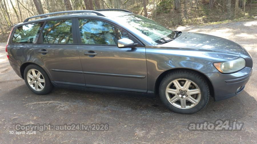 Grey Volvo V50 2005 in Parnu, with an engine capacity of 2.00 L and mileage of 261 thousand km for 1050 €, photo 11 on AUTOMOTO.COM.LV