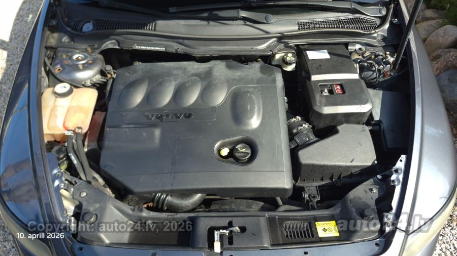 Grey Volvo V50 2005 in Parnu, with an engine capacity of 2.00 L and mileage of 261 thousand km for 1050 €, photo 13 on AUTOMOTO.COM.LV