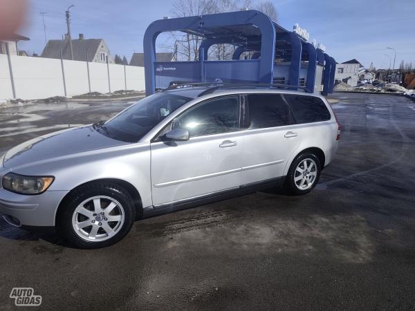 Grey Volvo V50 2005 in Panevezys, with an engine capacity of 1.60 L and mileage of 263 thousand km for 2000 €, photo 1 on AUTOMOTO.COM.LV