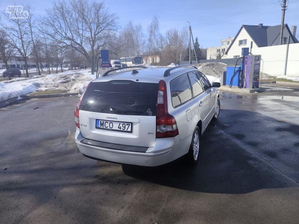 Grey Volvo V50 2005 in Panevezys, with an engine capacity of 1.60 L and mileage of 263 thousand km for 2000 €, photo 2 on AUTOMOTO.COM.LV