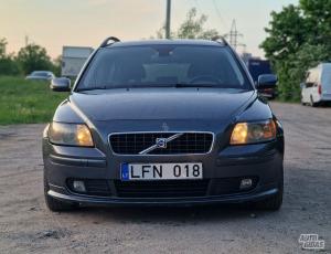 Grey Volvo V50 2005 in Vilnius, with an engine capacity of 2.00 L and mileage of 298 thousand km for 1200 €, photo 3 on AUTOMOTO.COM.LV