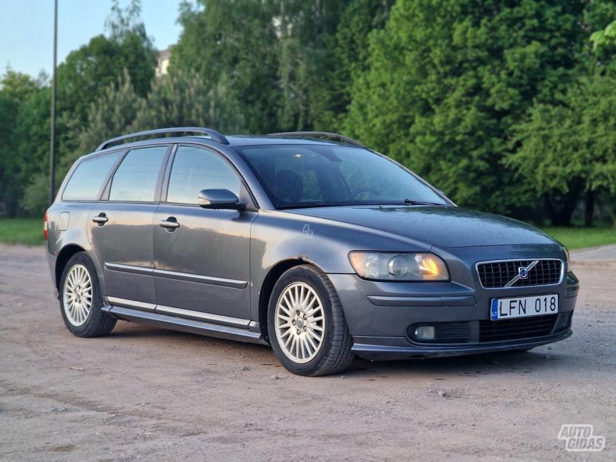 Grey Volvo V50 2005 in Vilnius, with an engine capacity of 2.00 L and mileage of 298 thousand km for 1200 €, photo 4 on AUTOMOTO.COM.LV