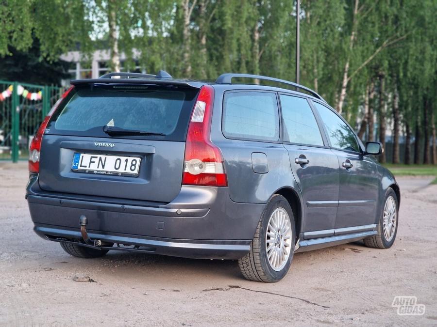 Grey Volvo V50 2005 in Vilnius, with an engine capacity of 2.00 L and mileage of 298 thousand km for 1200 €, photo 6 on AUTOMOTO.COM.LV