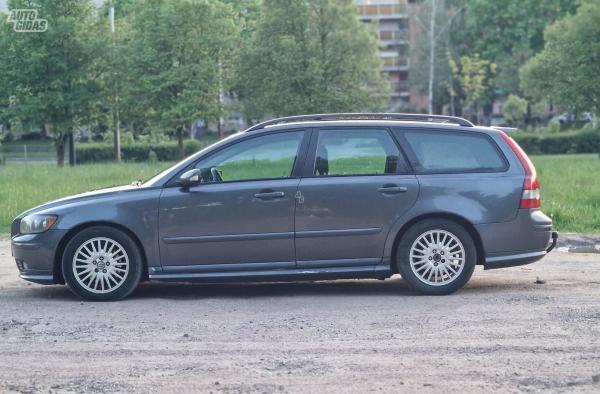Pelēks Volvo V50 2005 Viļņa, ar dzinēja tilpumu 2.00 L un nobraukumu 298 tūkst. km par 1200 €, foto 8 vietnē AUTOMOTO.COM.LV